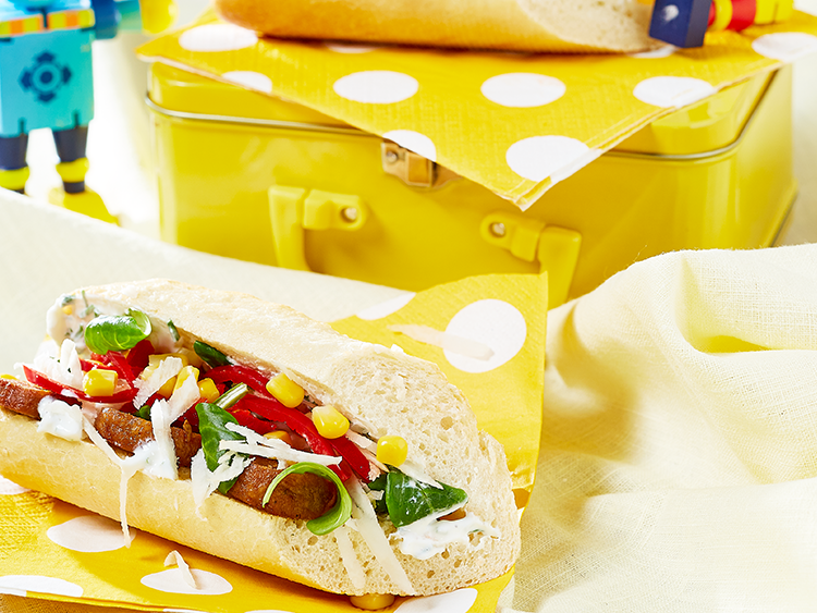 Pain-boulettes au poivron pointu et sauce aux pois verts | Colruyt